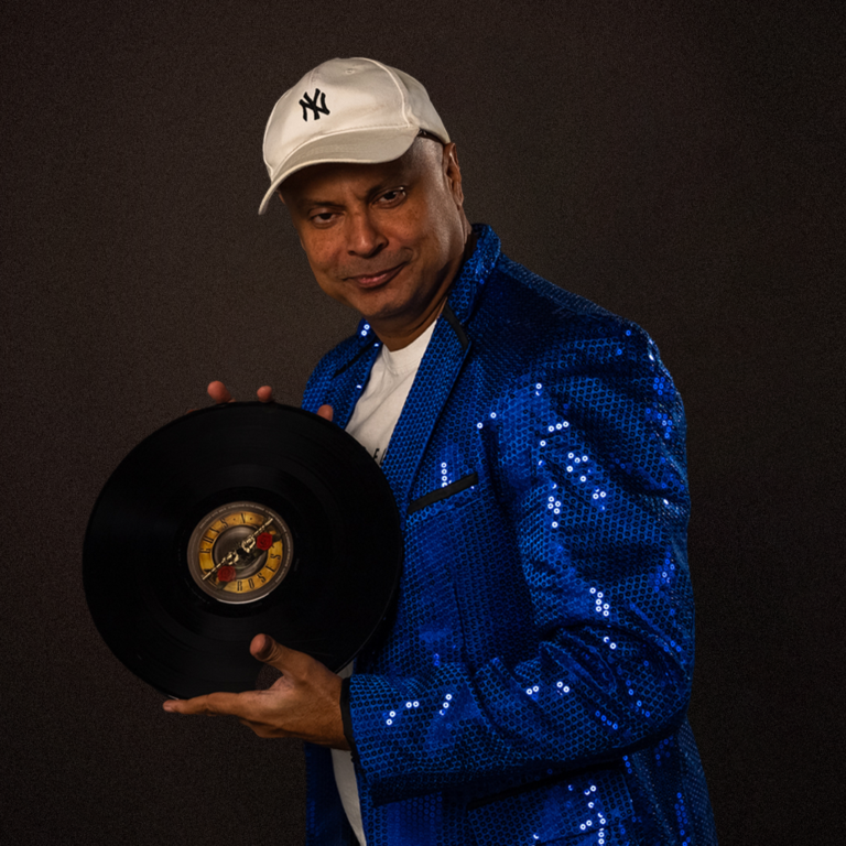 Live Performers - Simply Retro by Tin Box @ CHIJMES